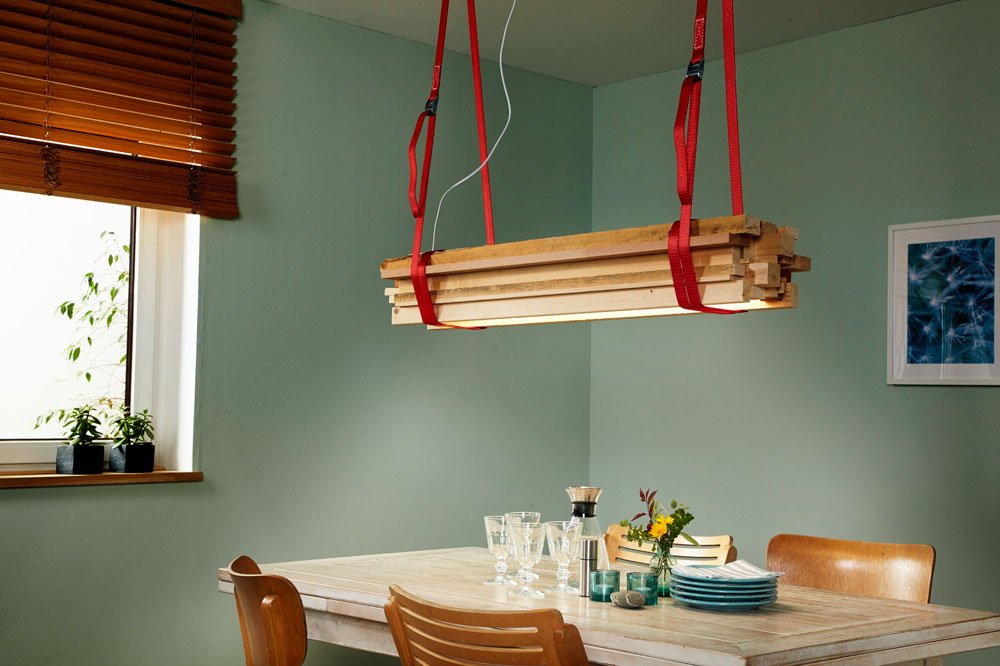 How to upcycle a lamp from leftover wood: step by step