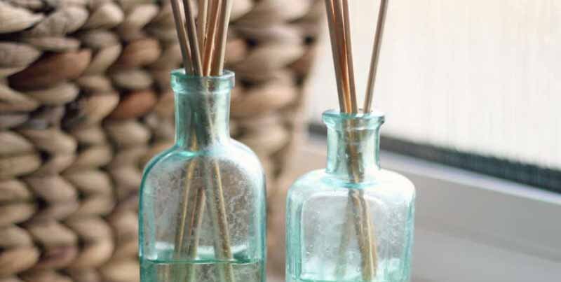 How to make an essential oil reed diffuser
