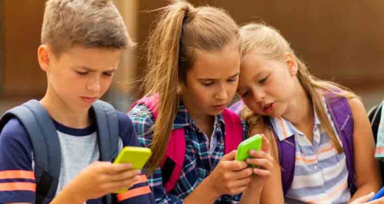 How to teach children about social media