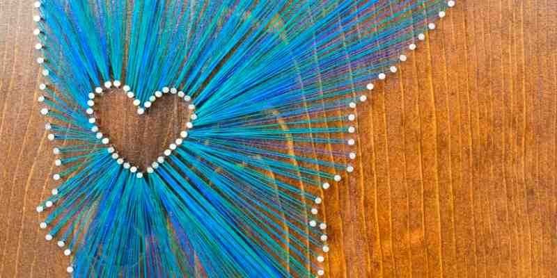 How to make a string art picture: easy instructions