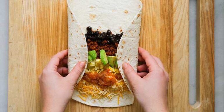 How to wrap burrito rolls, wraps and folds: step by step